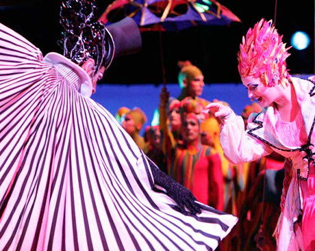 Louis Patrick Leroux goes Complètement Cirque | News - Concordia University