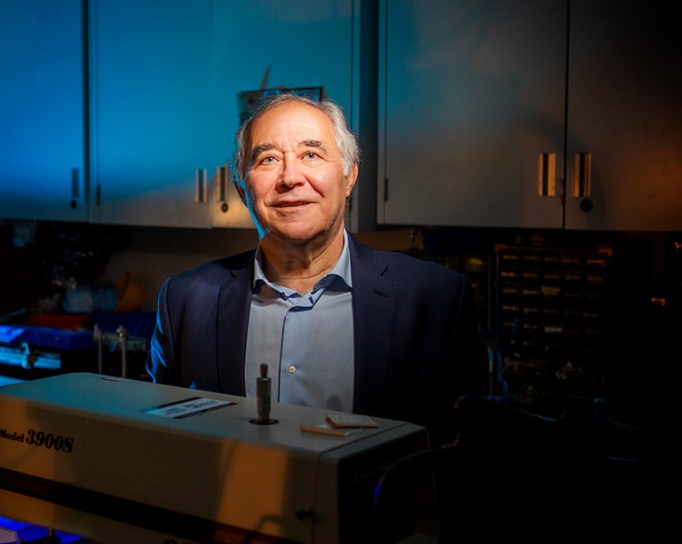 Le professeur de chimie de renom John A. Capobianco prend sa retraite ...