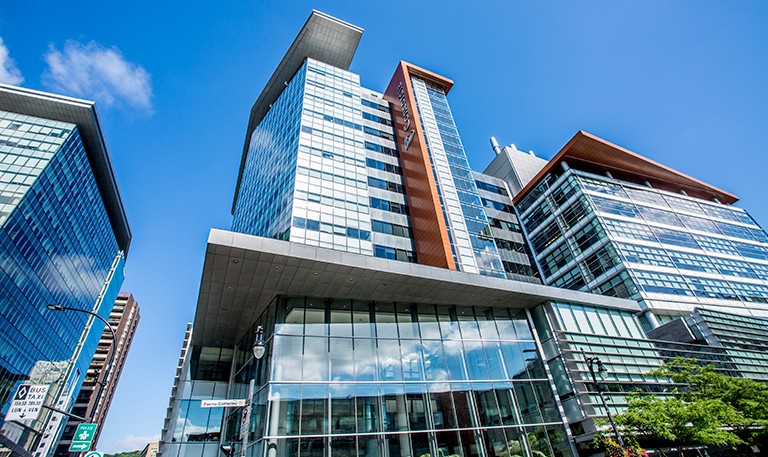 Tour for new students in the John Molson School of Business (JMSB ...